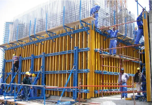 Formaleta metálica en construcción